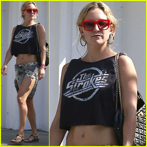 Kate Hudson: Midriff-Baring Party Goer | Kate Hudson, Matthew Bellamy ...