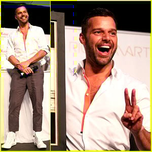 Ricky Martin Meets Fans at Greatest Hits Event in Australia | Ricky ...