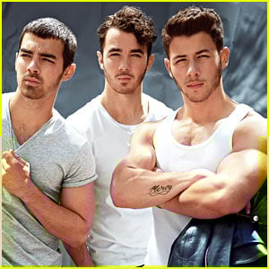 Nick Jonas Shows Off Huge Muscles for Jonas Brothers ‘Out’ Feature ...
