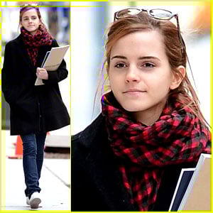 Emma Watson Braves Frigid Cold for NYC Apartment Hunting! | Emma Watson ...