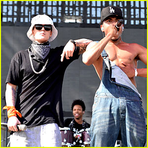 Justin Bieber Surprises Coachella Crowd with Chance The Rapper! (Video ...