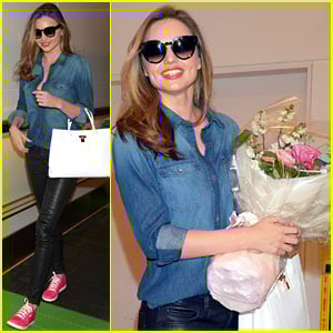 Miranda Kerr Has So Many Adoring Fans – Watch the Video! | Miranda Kerr ...