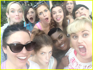‘Pitch Perfect 2′ Cast Snaps Selfie; YouTuber Flula Borg Joins The ...