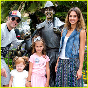 Jessica Alba Celebrates Honor’s Sixth Birthday at Disneyland! | Cash ...