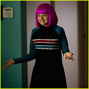 Joey King Shows Off Her Hot Pink Bob in This Exclusive New Still From ...