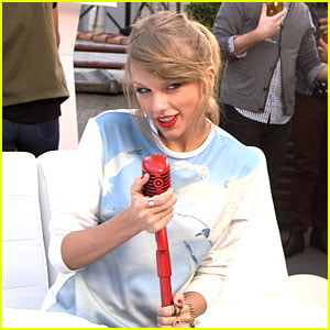Taylor Swift Is Totally in ‘Style’ for Target Commerical (Exclusive ...
