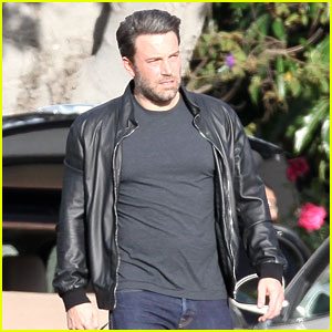 Ben Affleck Looks Buff in a Tight Black Shirt | Ben Affleck : Just Jared
