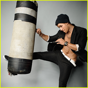 Nick Jonas Gets Sexy & Shirtless For ‘GQ’ Magazine! | Fashion, Magazine ...