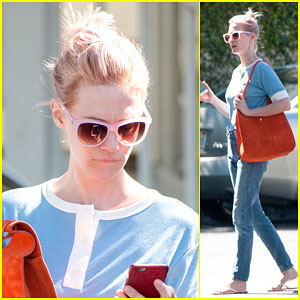 January Jones Debuts New Bright Pink Hair | January Jones : Just Jared
