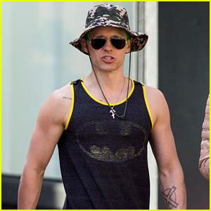 Jared Leto Bares His Muscles Again in a Batman Tank Top! | Jared Leto ...
