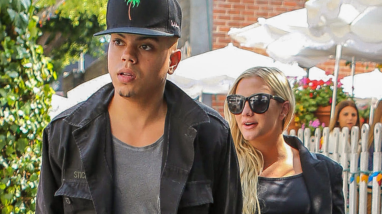 Ashlee Simpson’s Hubby Evan Ross Takes The Stage at Sayers Club ...
