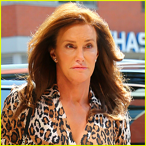 Caitlyn Jenner Is Still Getting the Hang of Putting on Nail Polish ...