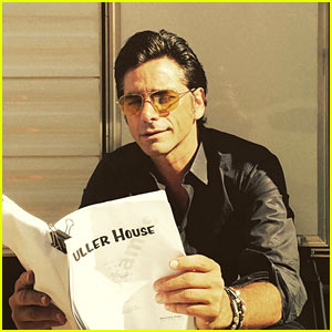 John Stamos Is Back as Uncle Jesse – First New Photo! | Full House ...
