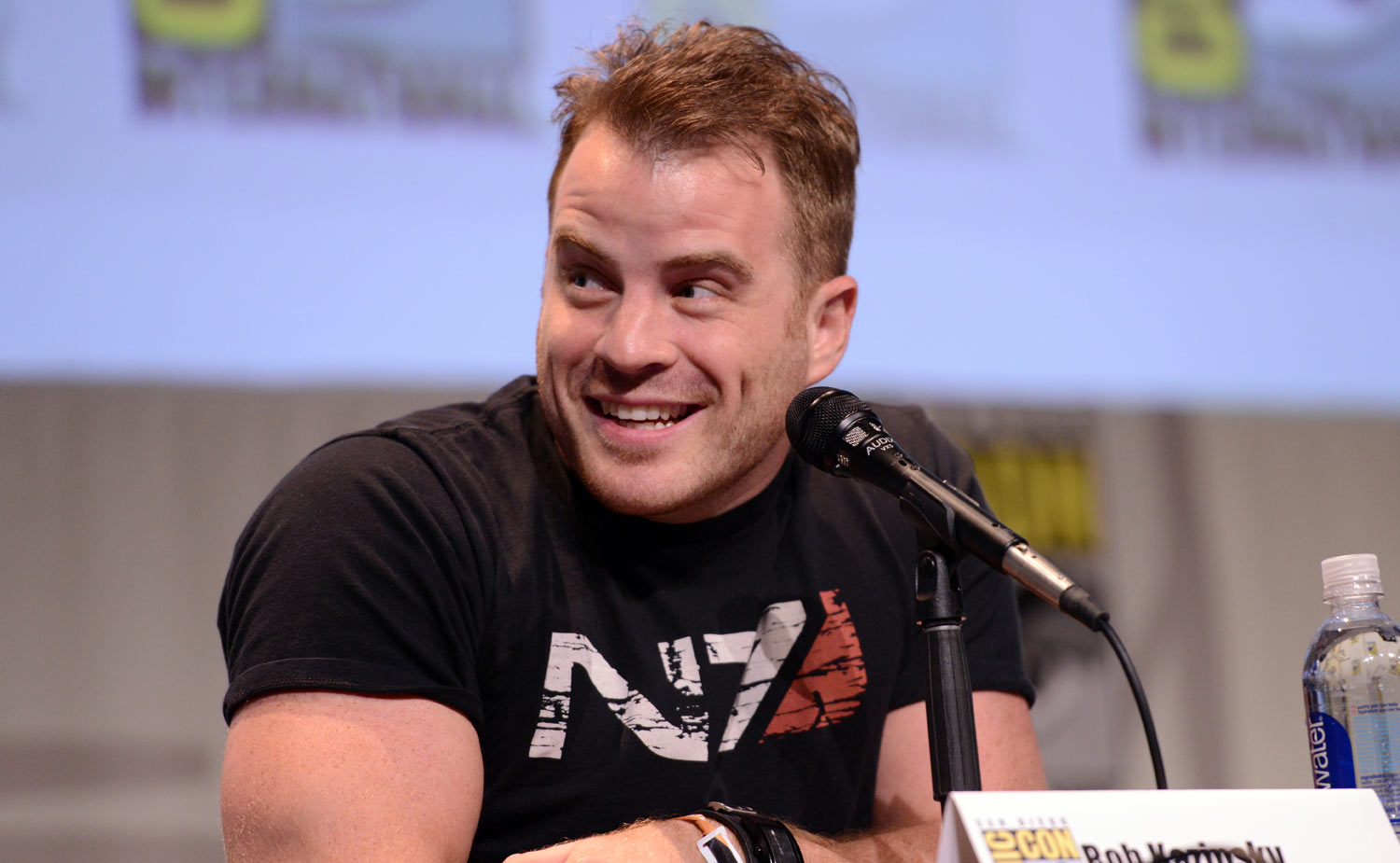 Robert Kazinsky Was Sexually Harassed By a Hollywood Exec | 2015 Comic ...