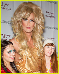 Alexander Skarsgard Explains Why He Dressed in Drag on the Red Carpet ...