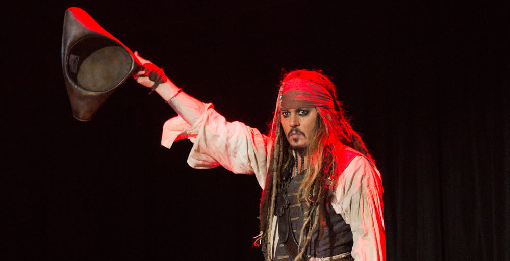 Johnny Depp Attends D23 in Full Jack Sparrow Costume! | 2015 D23 Expo ...