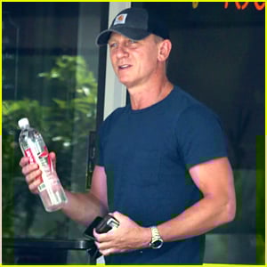 Daniel Craig Publicly Supports Bernie Sanders for President | Bernie ...