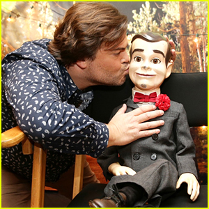 Jack Black Kisses Slappy At ‘Goosebumps’ Photo Call | Dylan Minnette ...