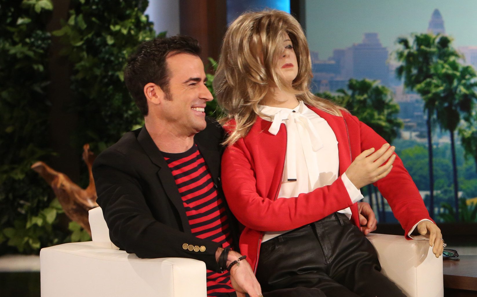 Justin Theroux Receives Life-Size Jennifer Aniston Doll From Ellen ...