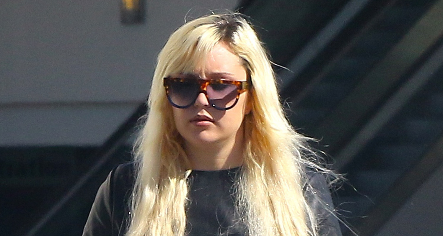Amanda Bynes Makes a Rare Appearance for Pharmacy Run | Amanda Bynes ...