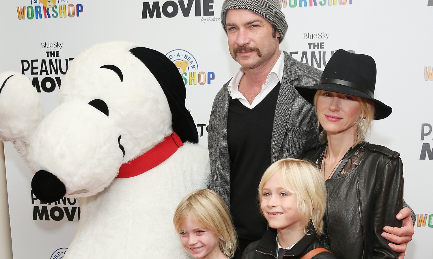 Naomi Watts & Liev Schreiber Bring Their Boys to ‘The Peanuts Movie ...