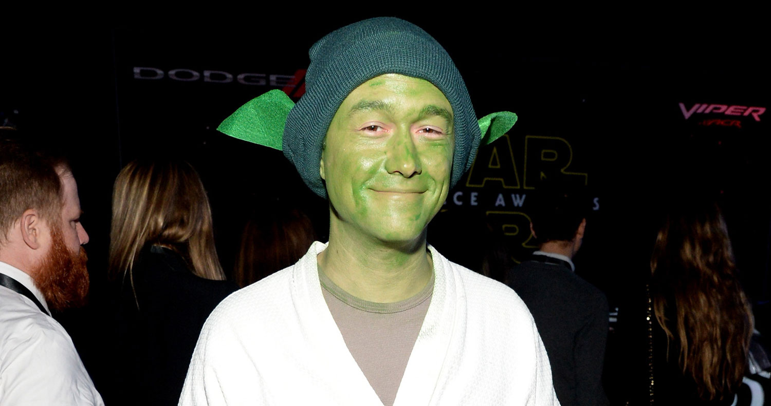 Joseph Gordon-Levitt Dresses as Yoda at ‘Star Wars’ Premiere! | Chris ...