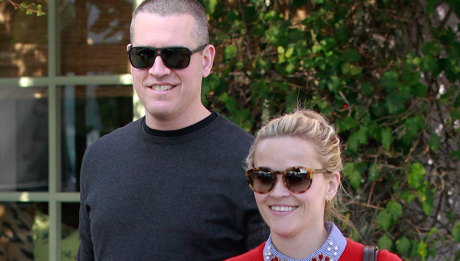 Reese Witherspoon & Jim Toth Have a Holiday Lunch Together | Jim Toth ...