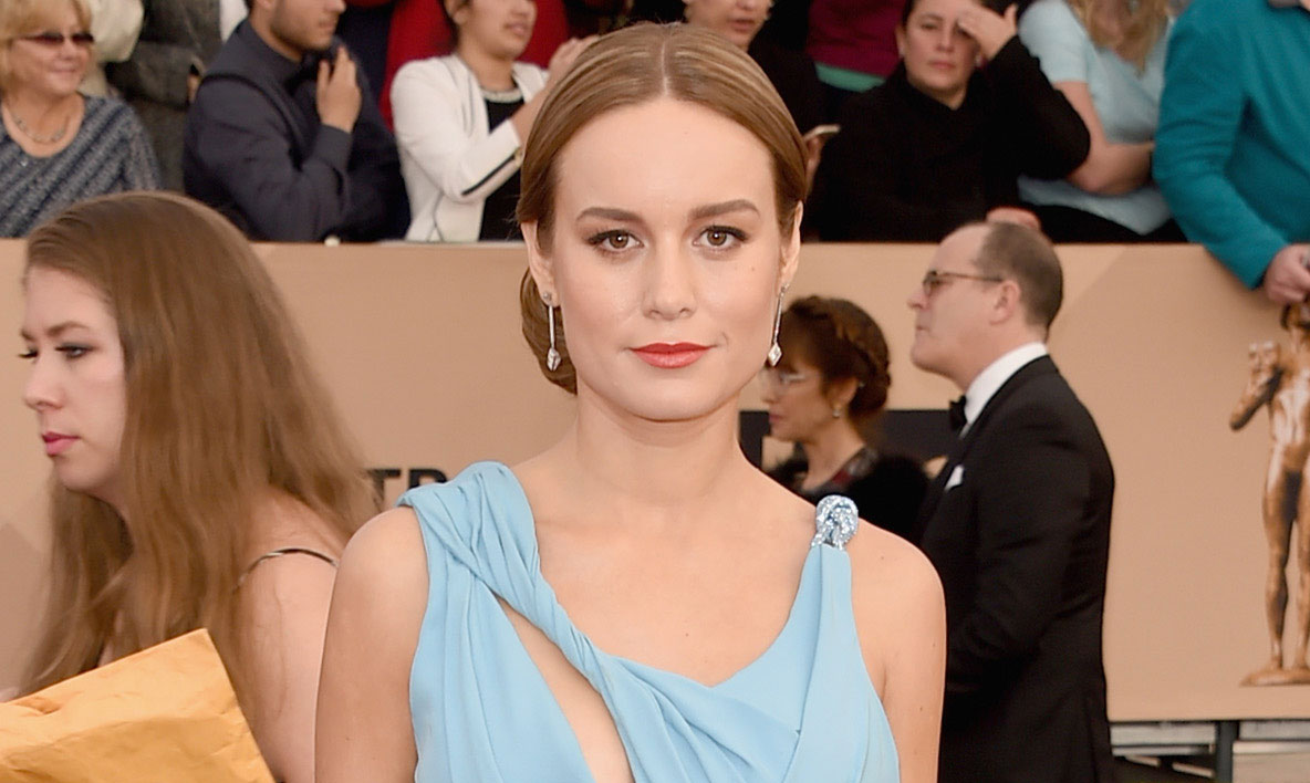 Brie Larson Steps Out in Baby Blue Versace at SAG Awards 2016 | 2016 ...