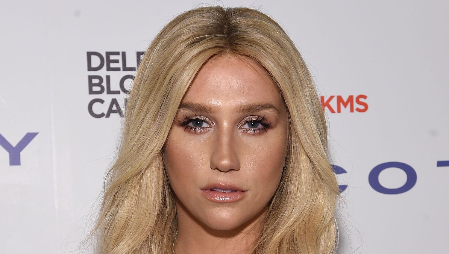 Kesha Sings Thank You Message to Her Supporters (Video) | Kesha | Just ...