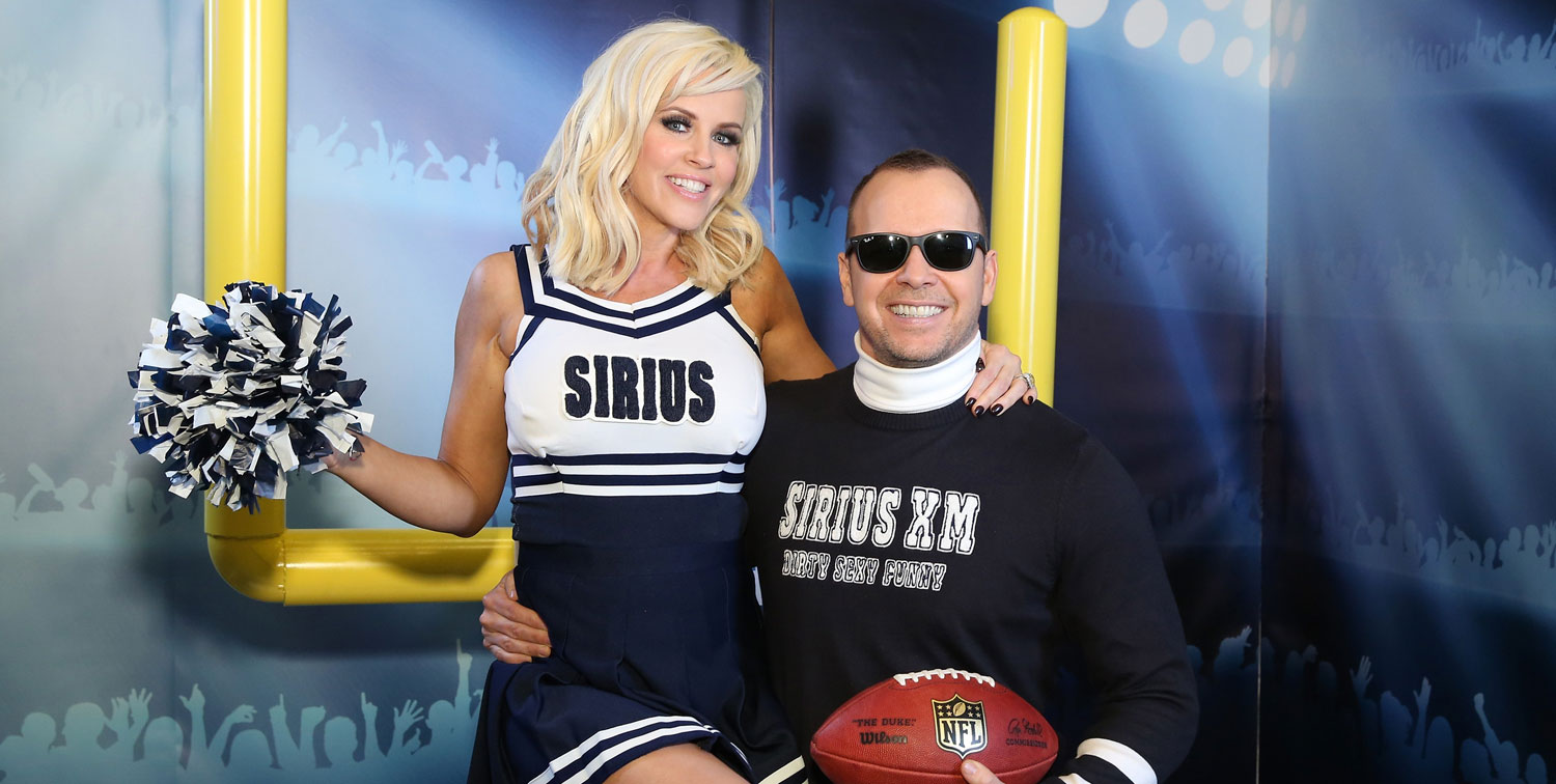 Jenny McCarthy & Donnie Wahlberg Are Adorable Super Bowl Cheerleaders ...