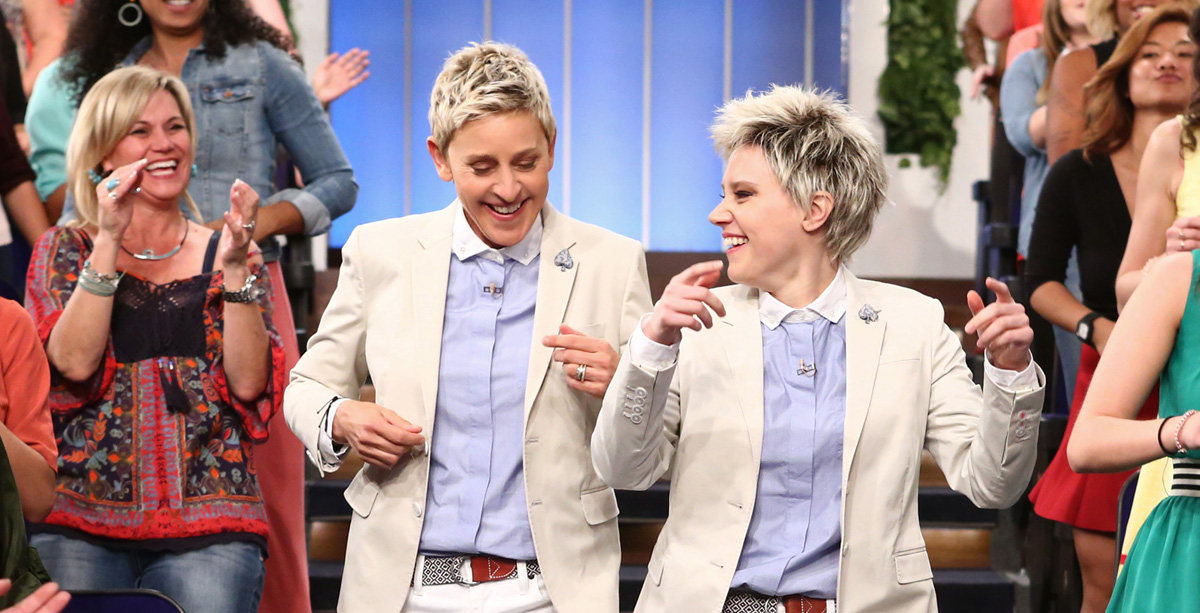 Kate McKinnon Dresses as Ellen DeGeneres & Dances with the Real Ellen ...