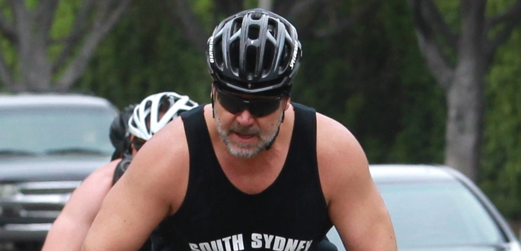 Russell Crowe Shows Off His Biceps During L.A. Bike Ride | Russell ...