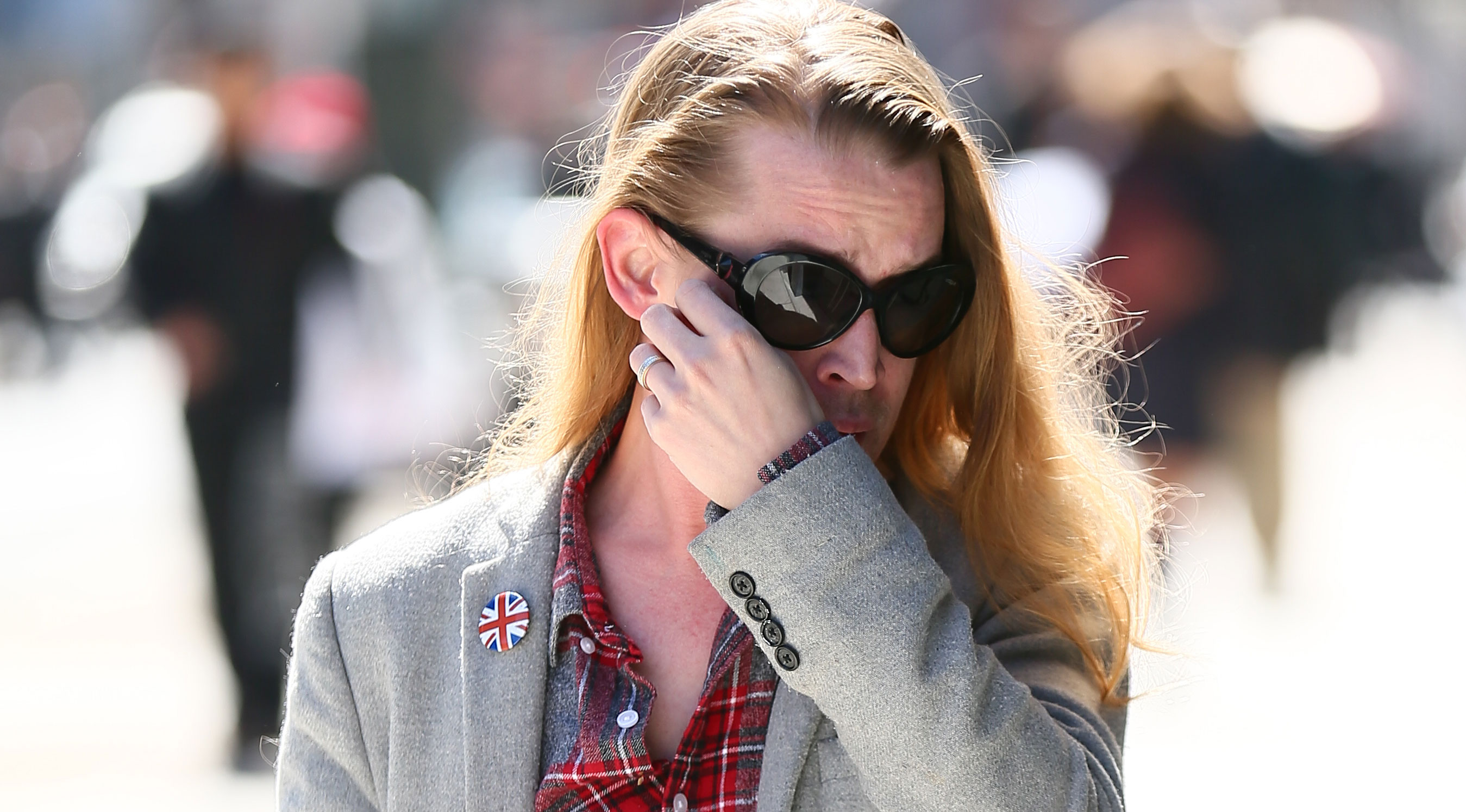 Macaulay Culkin Shows Off Long Blonde Hair in Rare Outing | Macaulay ...