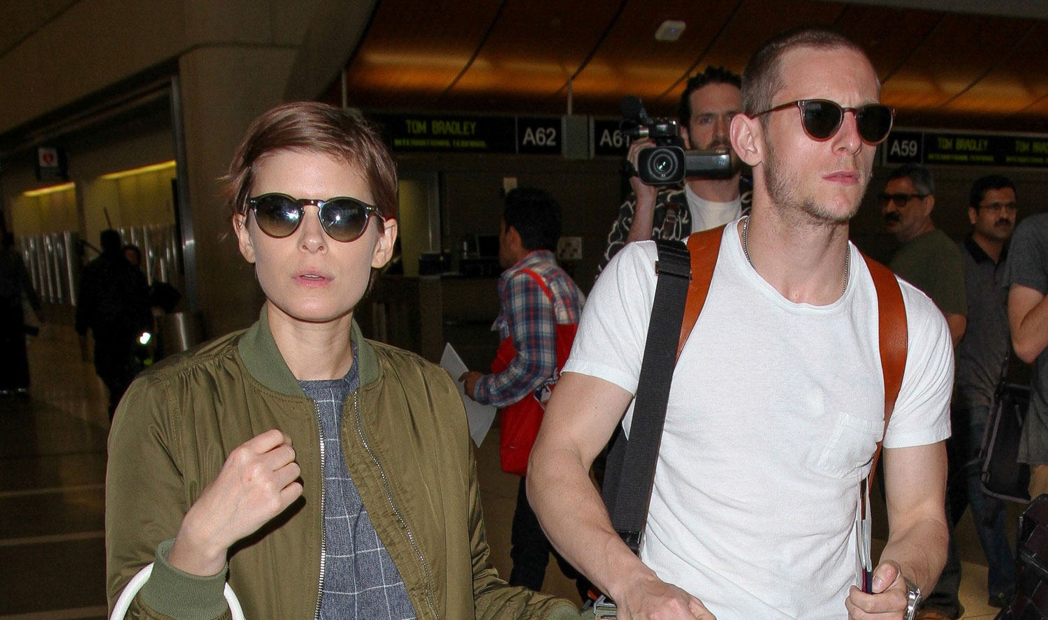 Kate Mara & Jamie Bell Hold Hands for Flight Out of Town | Jamie Bell ...