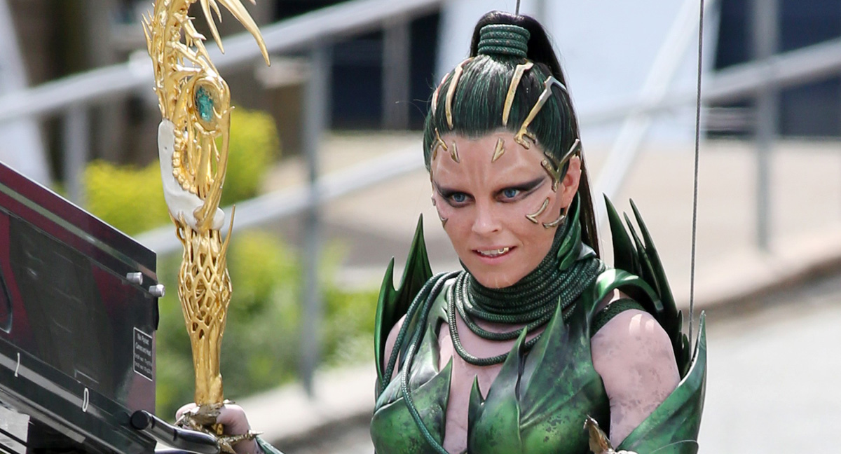 Elizabeth Banks Does ‘Power Rangers’ Stunt Work as Rita Repulsa ...