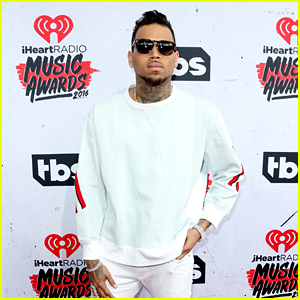 Chris Brown Wins R&B Artist of the Year at iHeartRadio Music Awards ...
