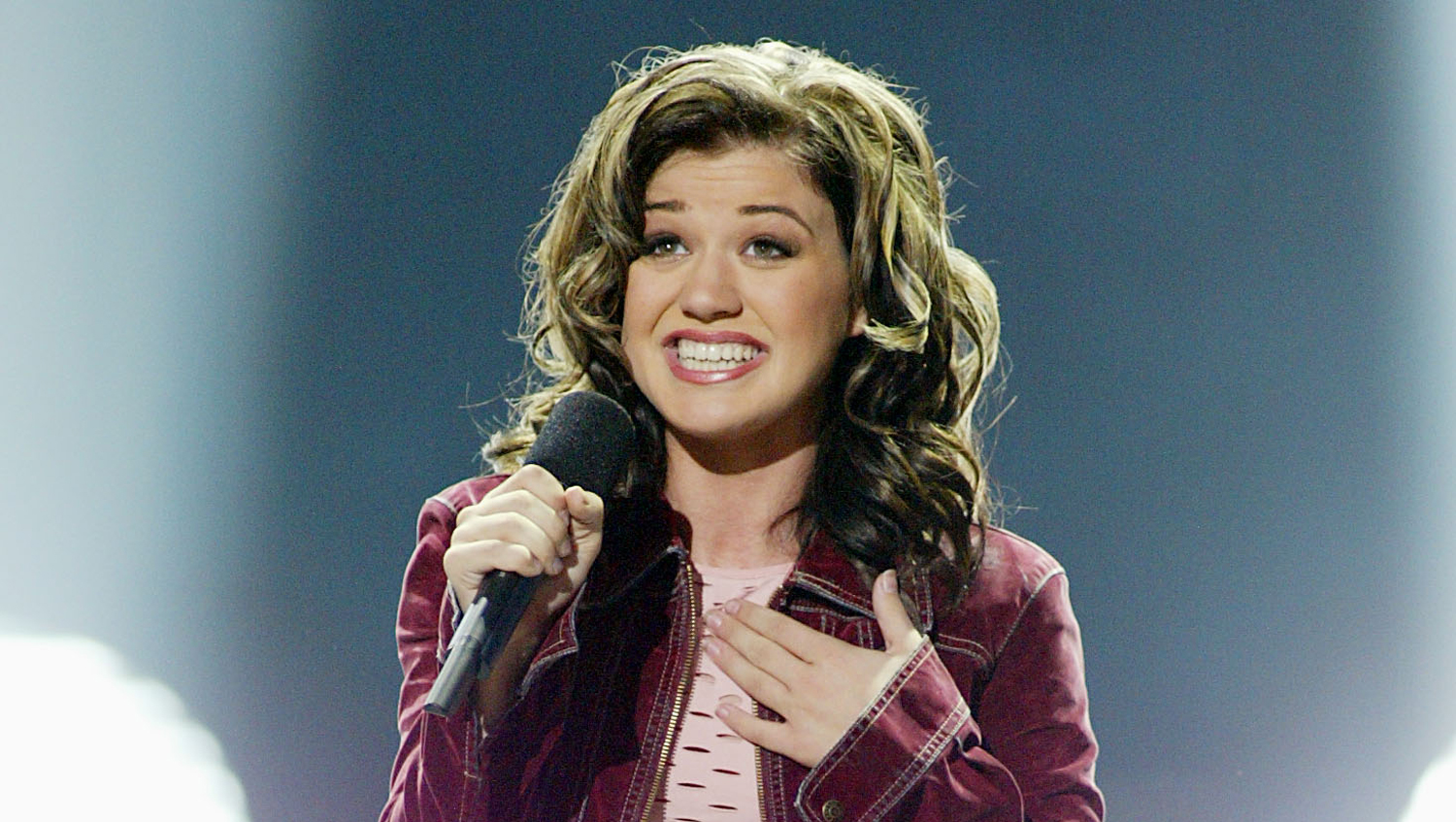 Kelly Clarkson Live Tweets ‘American Idol’ Series Finale! | American ...