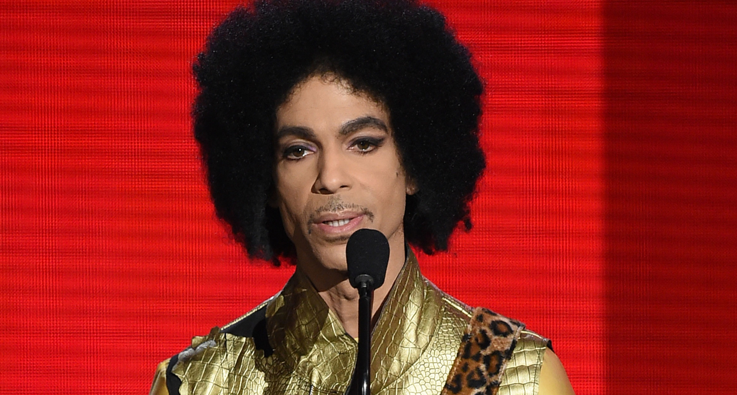 Prince Rises to No. 1 on iTunes Following Sudden Death | Music, Prince ...
