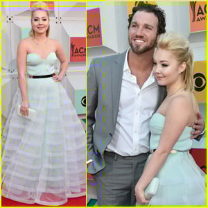 RaeLynn & Husband Josh Davis Walk the ACM Awards 2016 Red Carpet | 2016 ...