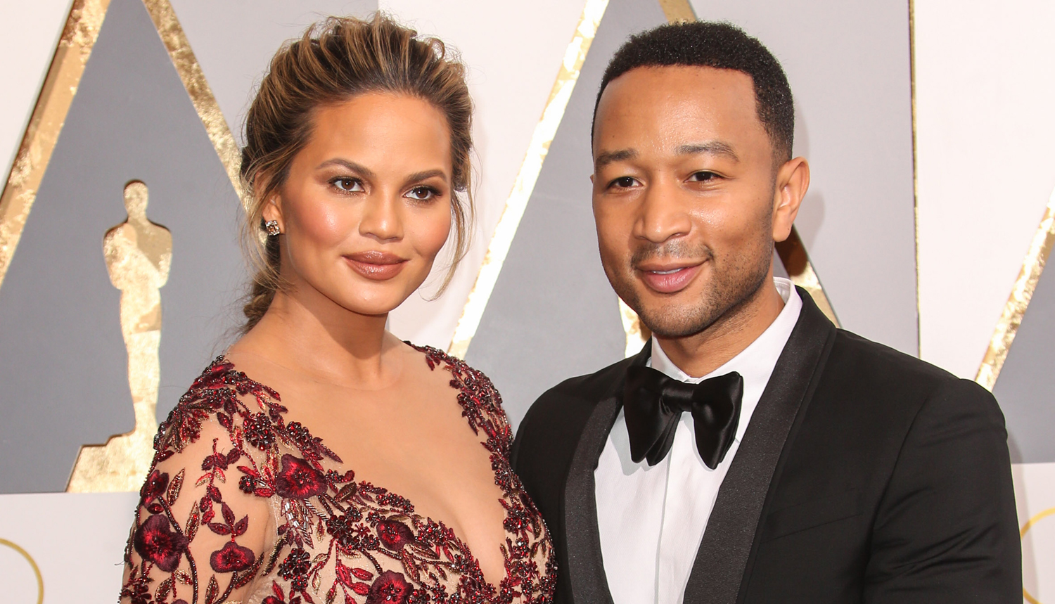 Chrissy Teigen & John Legend Welcome Baby Girl Luna Simone | Baby ...
