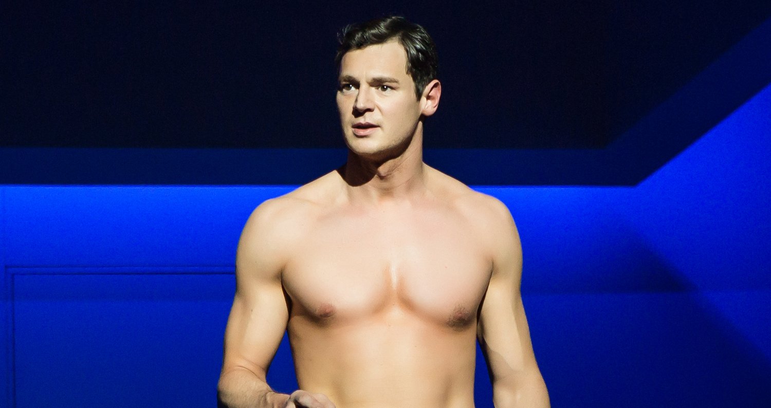 Benjamin Walker Goes Shirtless in Hot New ‘American Psycho’ on Broadway ...