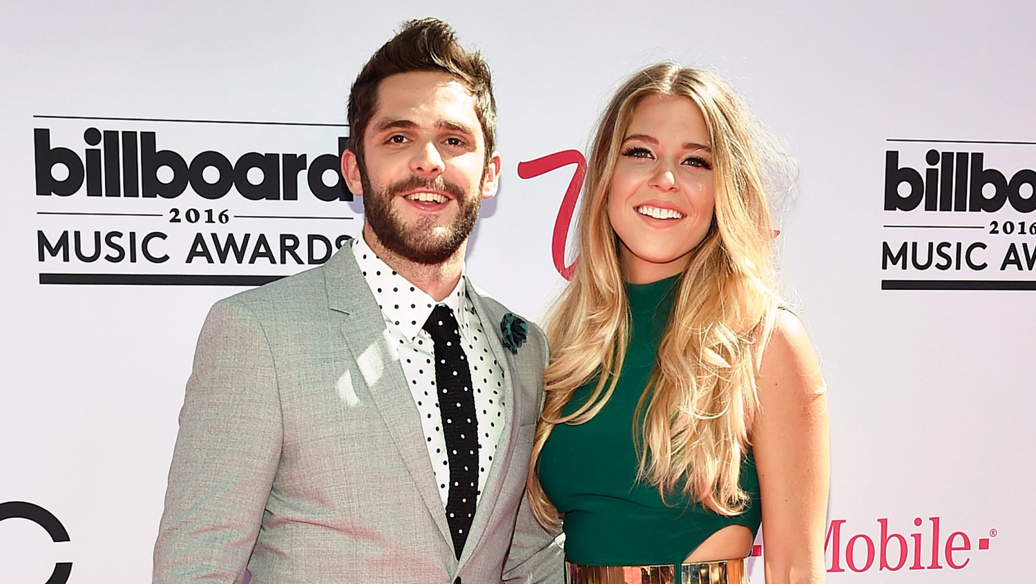 Thomas Rhett Thanks Wife Lauren for Billboard Music Awards 2016 Win ...