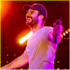 Sam Hunt Performs at Stagecoach Music Festival 2016 | Bebe Rexha ...