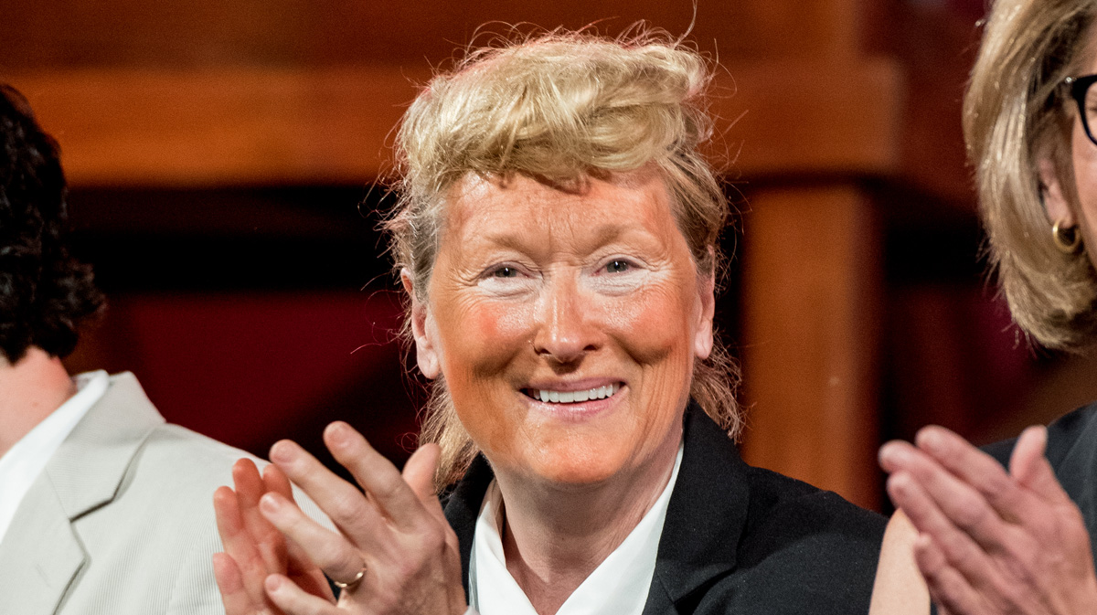 Meryl Streep Wears Fat Suit & Fake Tan for Donald Trump Impersonation ...