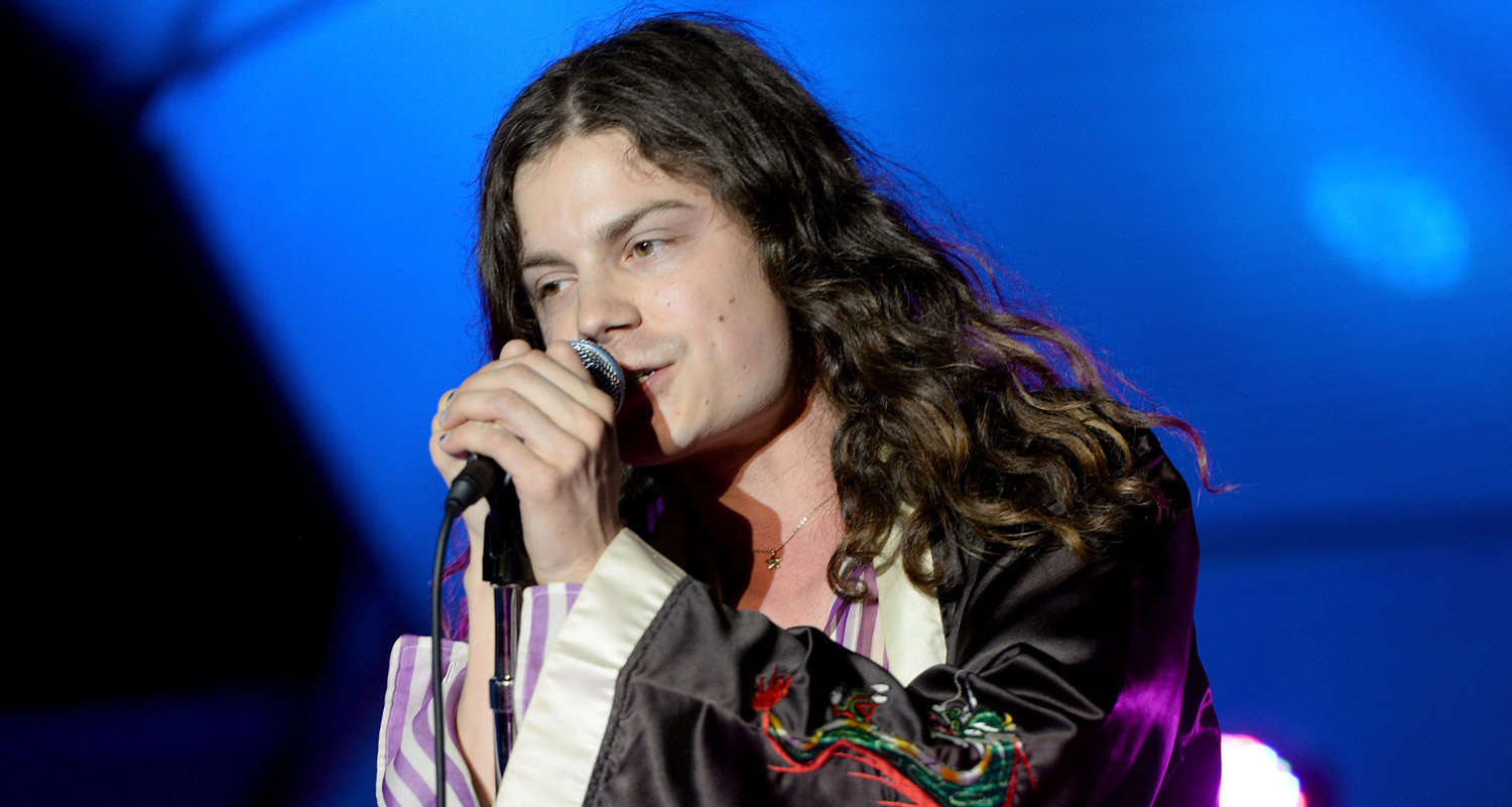 BØRNS Gets Hit in Face By Glowing Ball During Concert (Video) | Borns ...