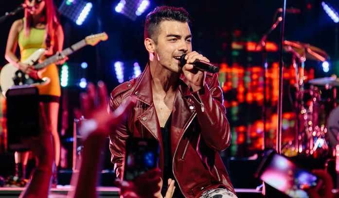 DNCE Performs ‘Toothbrush’ at Fourth of July Concert! (Video) | Cole ...