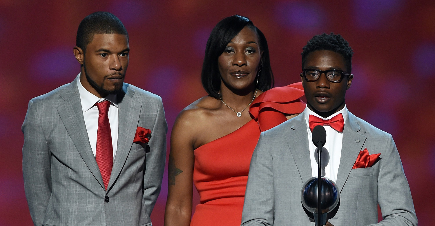 Zaevion Dobson’s Family Gives Emotional Speech on Gun Violence at ESPYs ...