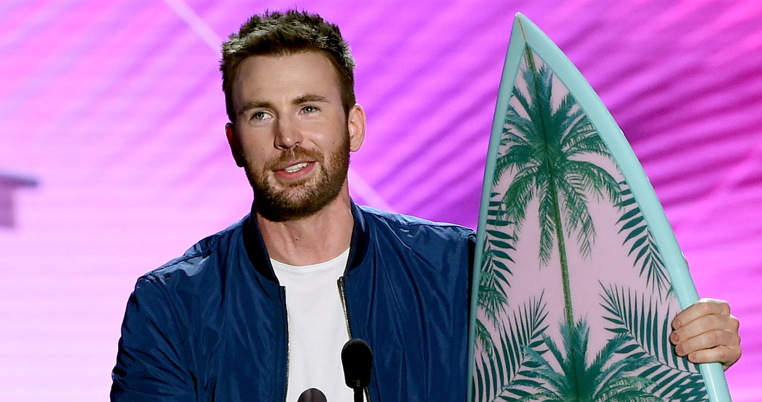 Chris Evans Wins His First Teen Choice Award! | 2016 Teen Choice Awards ...