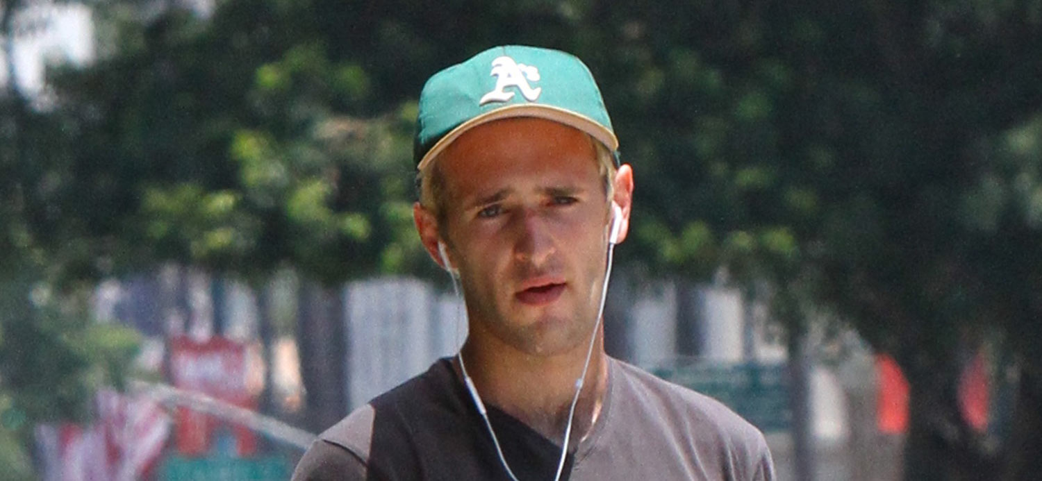 Hopper Penn Shows Off His Skateboarding Skills | Hopper Penn : Just ...