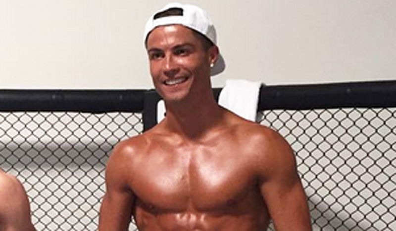 Cristiano Ronaldo Shows Off His Totally Ripped Abs on Social Media ...